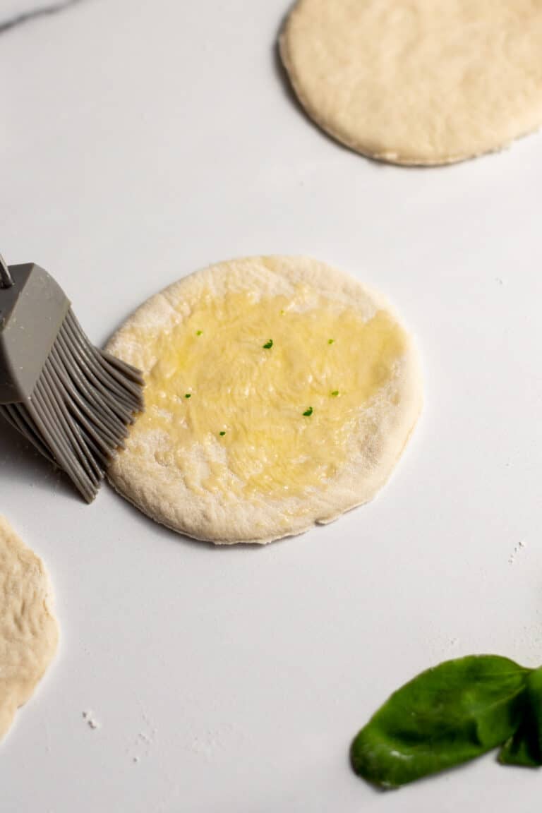 Easy Mini Pizzas - My Mini Chefs