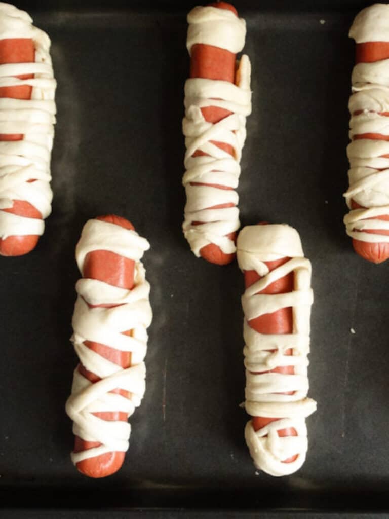 Mummy Hot Dogs For Halloween - My Mini Chefs