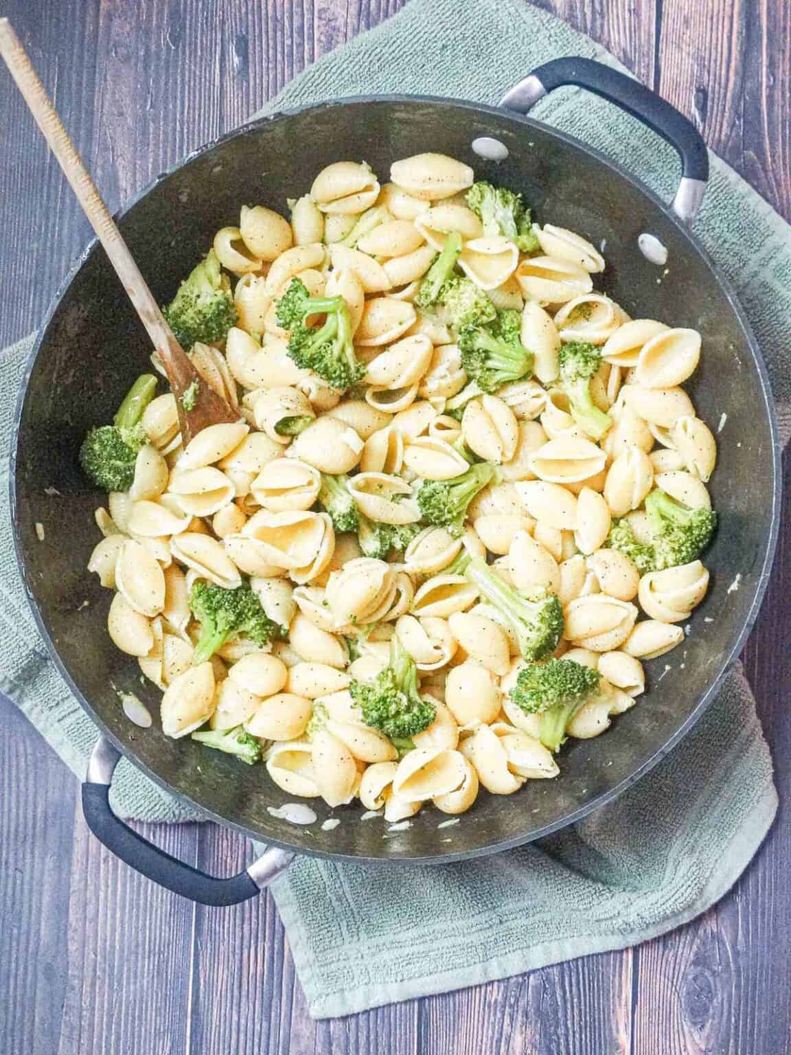 Garlic Pasta With Broccoli Recipe - My Mini Chefs