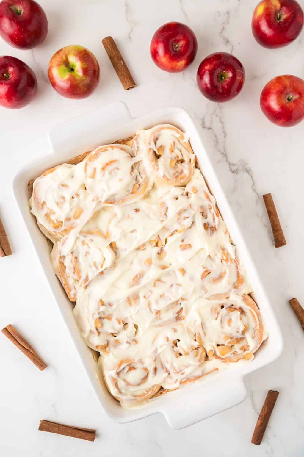 Apple Cinnamon Rolls - My Mini Chefs